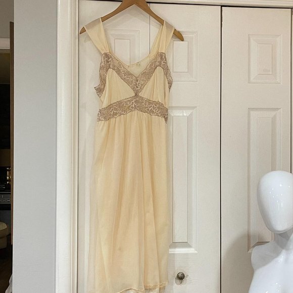 Spiegel | Intimates & Sleepwear | Vintage Spiegel Nightgown Size 34 ...